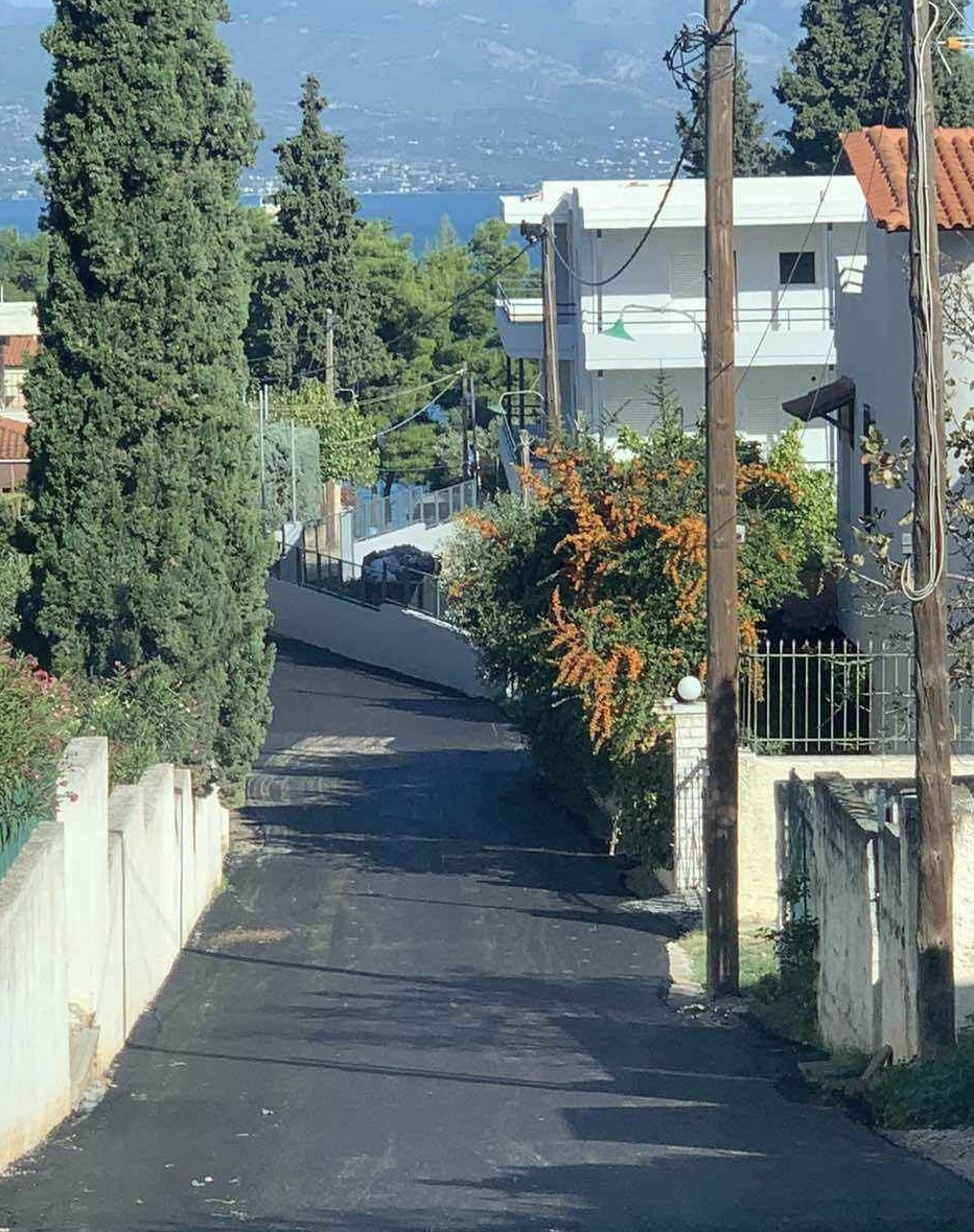 Ασφαλτοστρώθηκαν οι οδοί Κολοκοτρώνη και Ούλωφ Πάλμε στην Παραλία ...